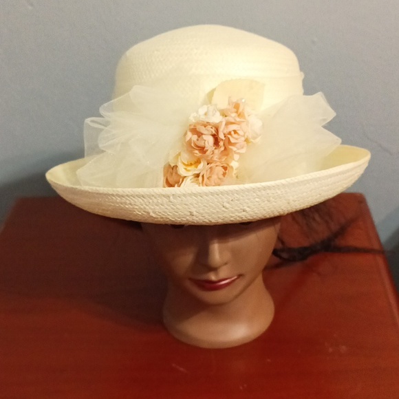 Cappelli Straworld | Accessories | Cappelli Straworld White And Pink ...